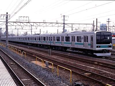 尾久区に留置中の209系第2編成